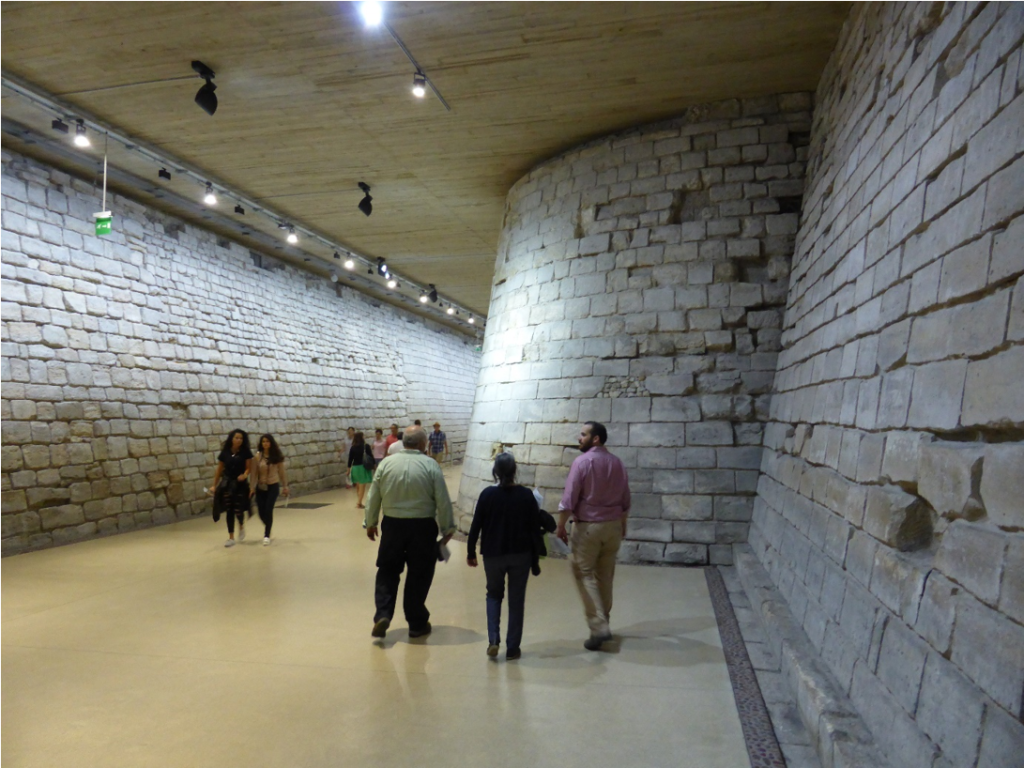 Vestiges du Moyen Age à Paris n°2 : le Château du Louvre - IMPACT EUROPEAN