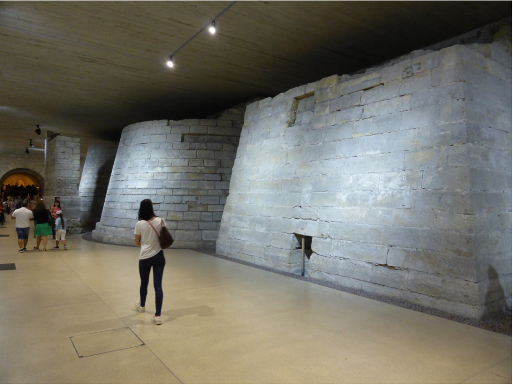 Vestiges du Moyen Age à Paris n°2 : le Château du Louvre - IMPACT EUROPEAN